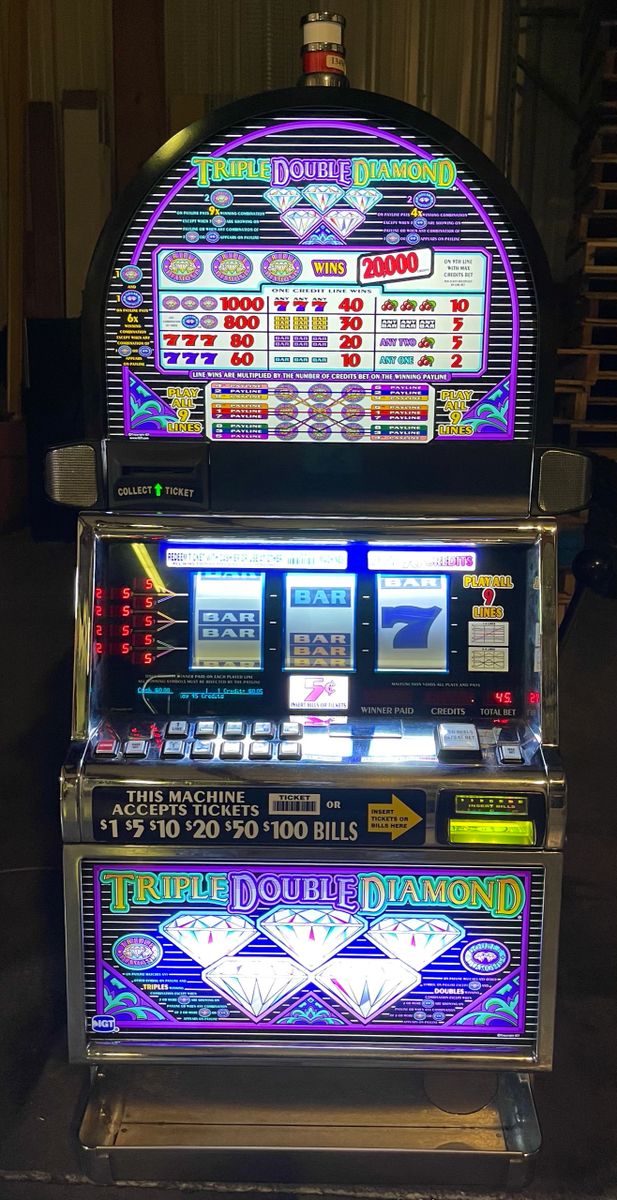 IGT S2000 Triple Diamond 9 Line Slot Machine