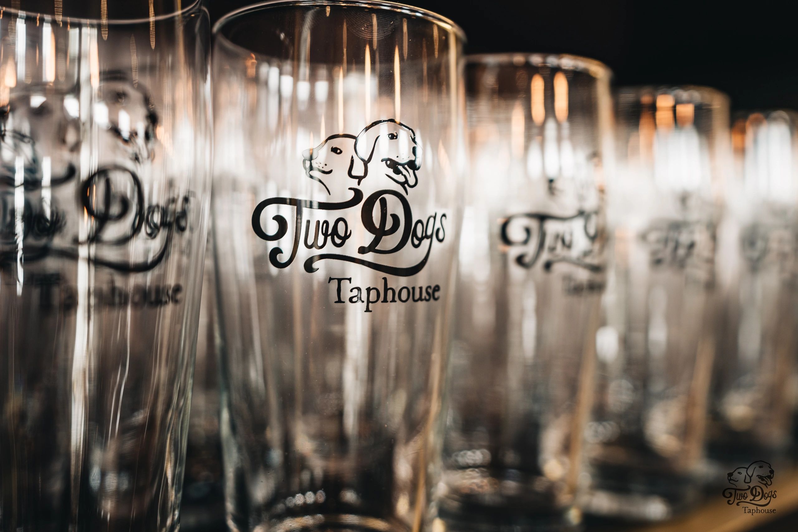 Two Dogs Taphouse - Restaurant - McMinnville, Oregon