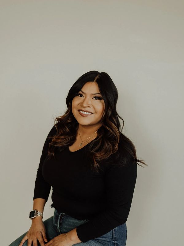 About | Alexandras on Second