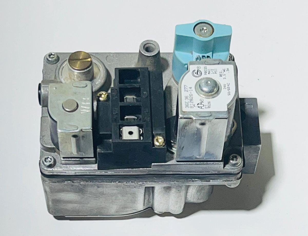 White Rodgers 36E36 277 Furnace Gas Valve Goodman B12826-14
