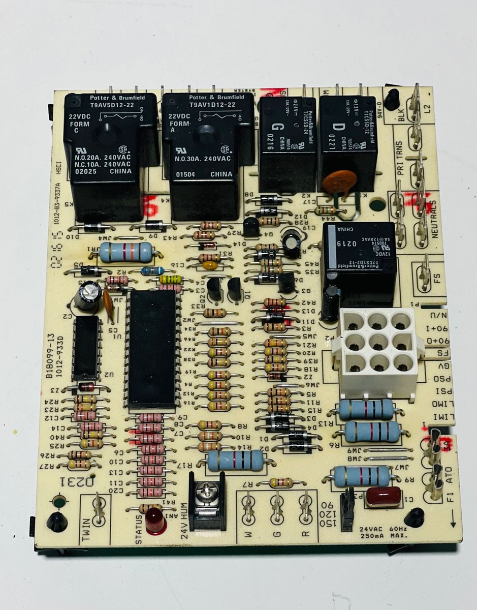 Goodman B18099-13 Amana Furnace Control Board B1809913s