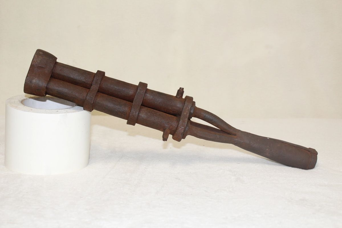 #3118 MING DNYASTY 15TH CENTURY SAN YAN CHONG THREE BARREL POLE CANNON