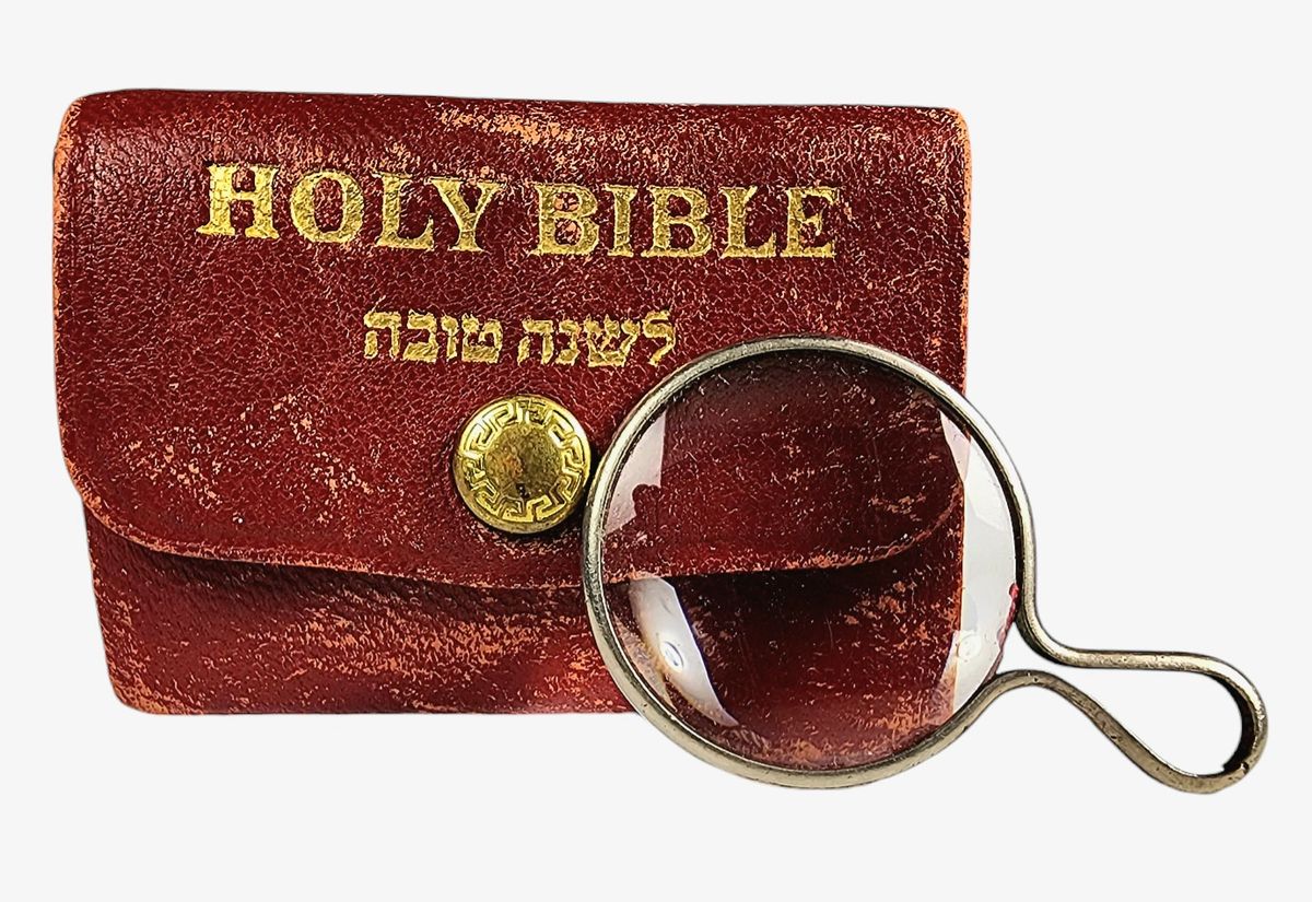 Vintage 1927 Old Testament Miniature Bible. Red Leather-bound w ...