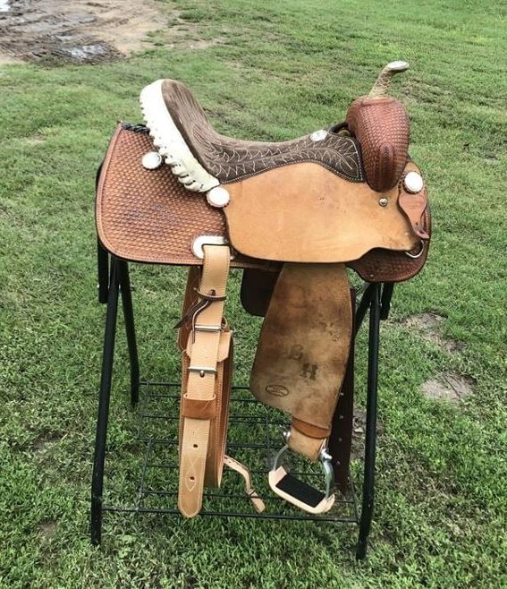 USED BARREL RACING SADDLES