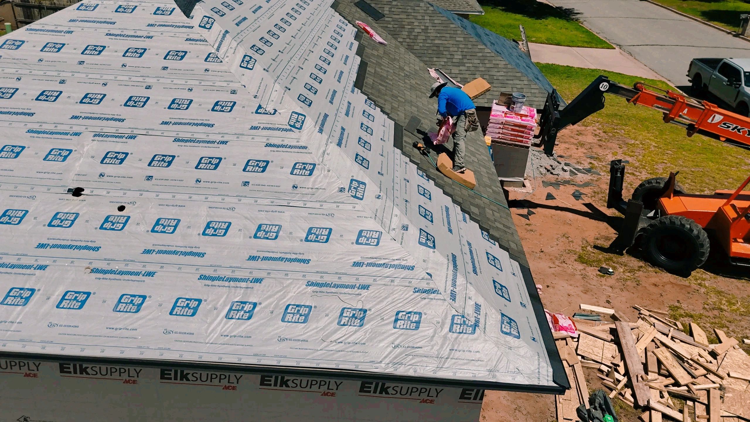 Expert Roofing Services - Blue Square Roofing