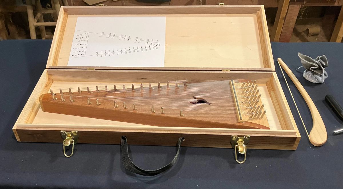 Mahogany Bowed Psaltery with Wood case