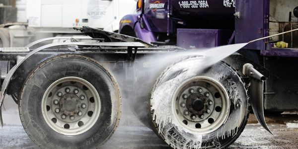 Universal Pressure Washing - Pressurewashing, Car Wash, Truck Wash