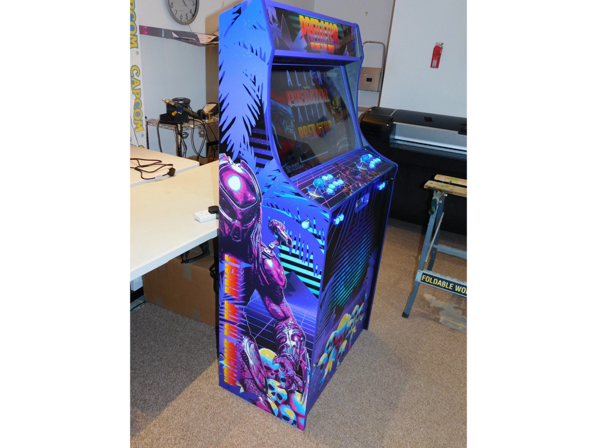 Predator - Welcome to the Jungle Custom Arcade Standup Cabinets (HyperSpin)