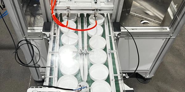 RS Closures Inc - Seal and Closure, Plastic Cap, Lining Material