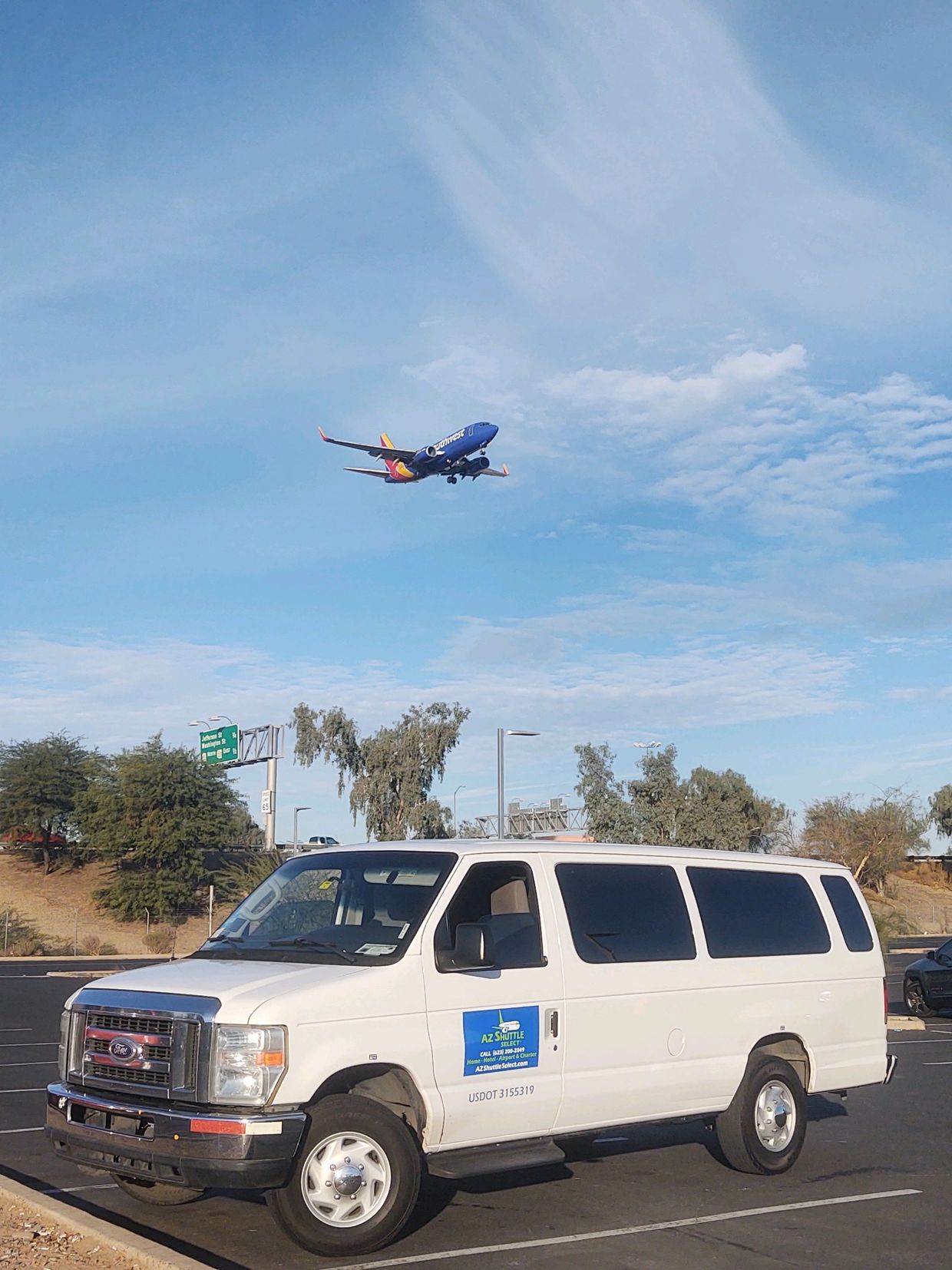 Phoenix Airport Shuttle to/From Home & Hotel - AZ Shuttle Select