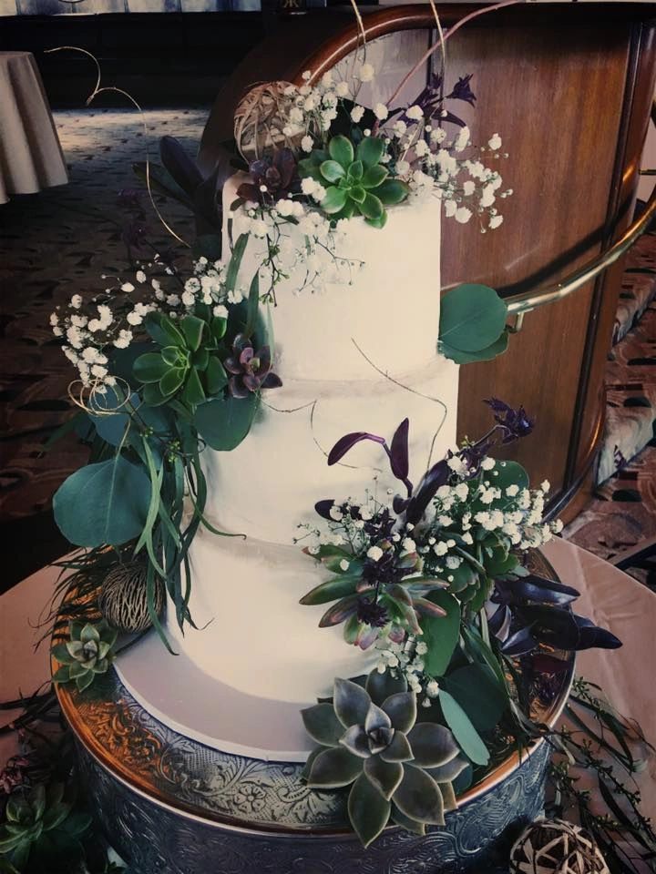 Maui Cakes - Custom Cakes, Delivery Available