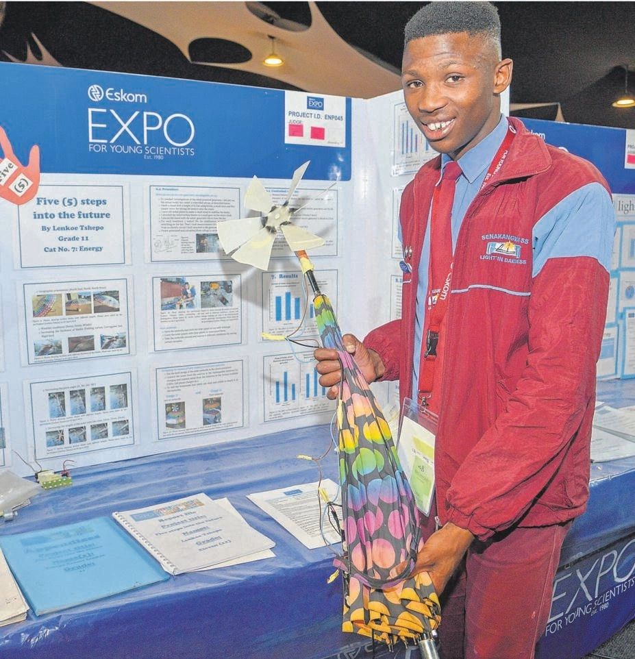 Young scientist wins top prize