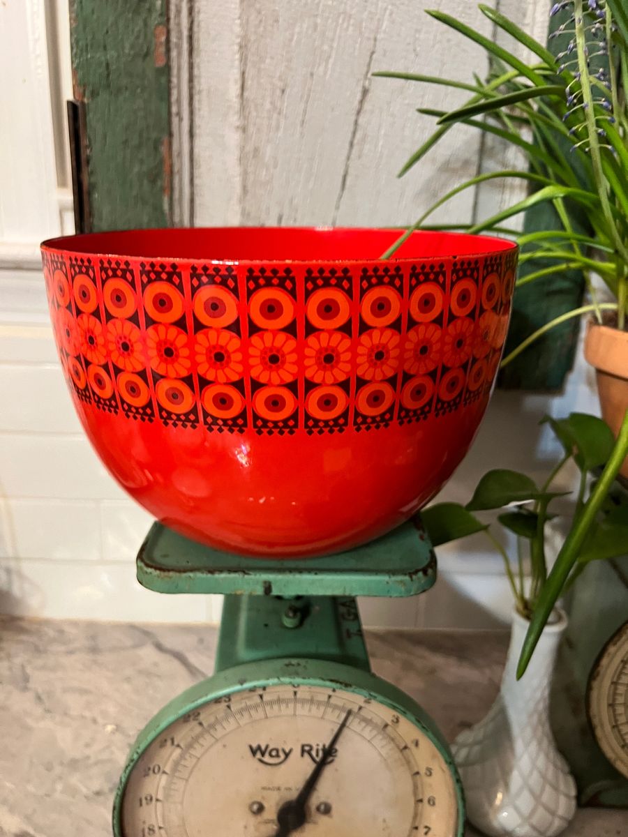 Finel Arabia Red Enamelware Bowl