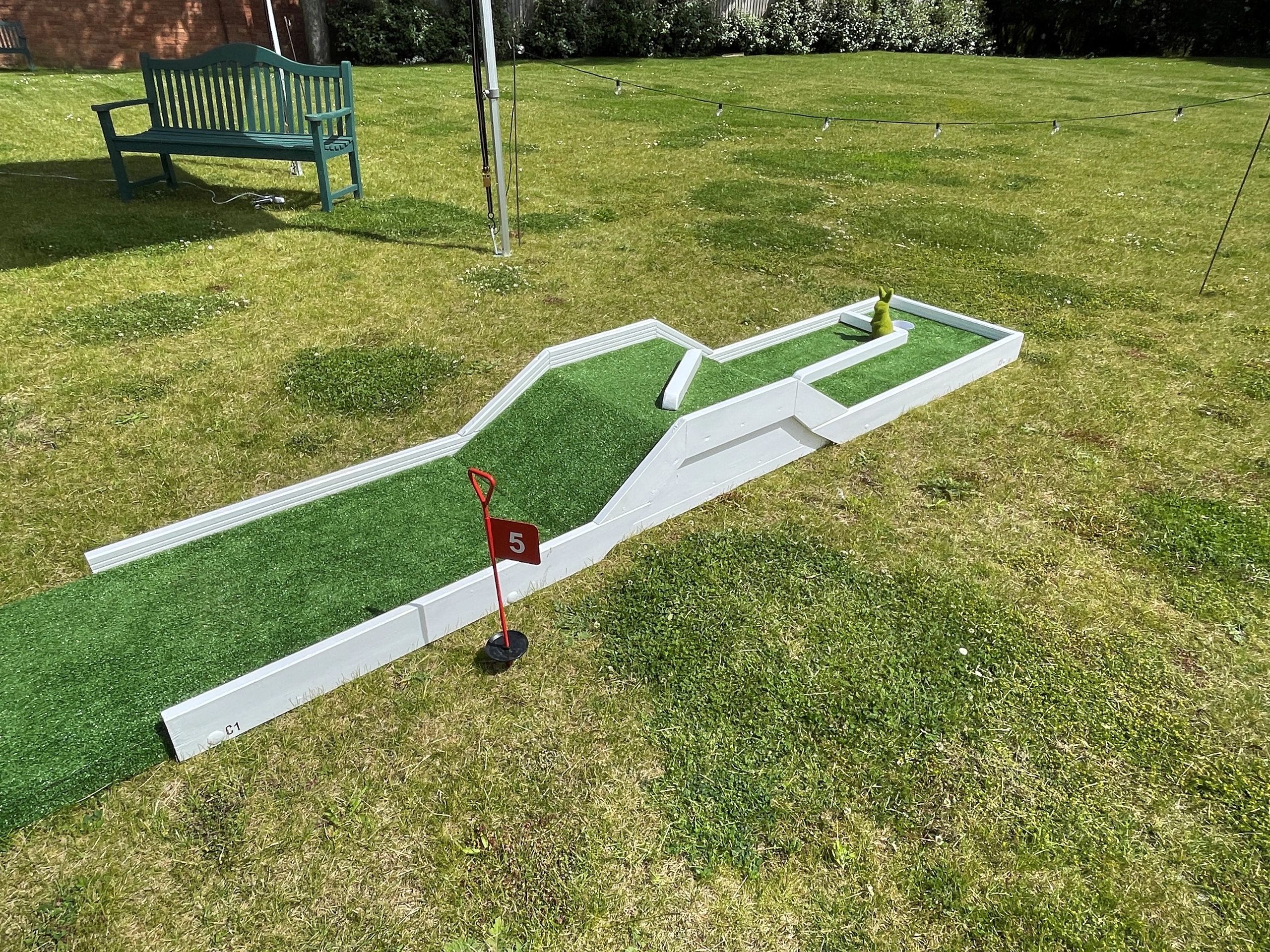 Cloud 9 Portable Mini Golf - Indoor Mini Golf Course, 9 Hole Mini Golf ...