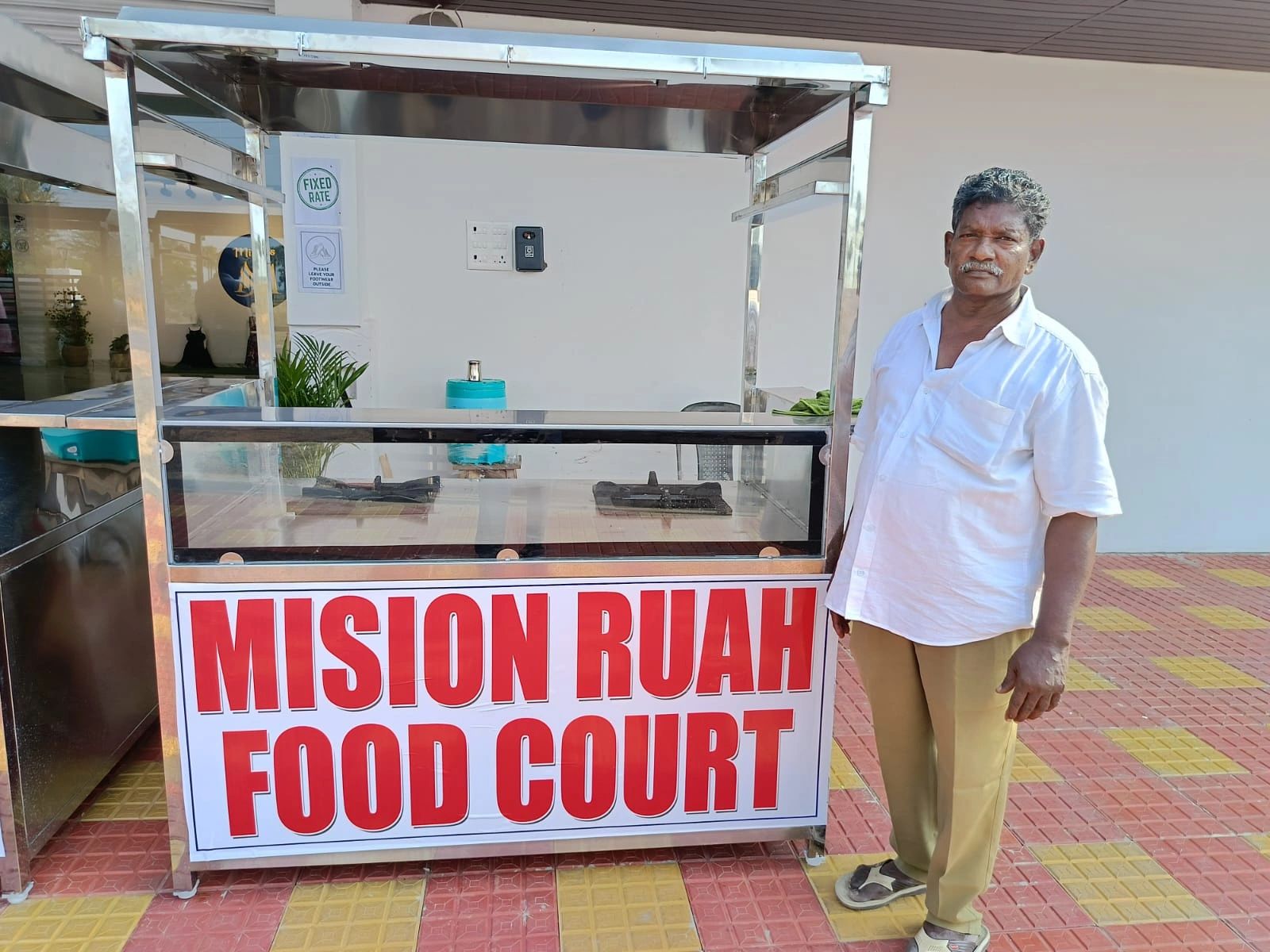 New "Food Court", Misión Ruah food stalls