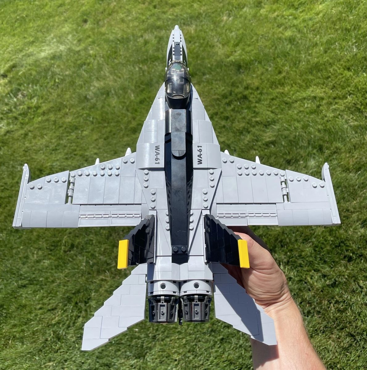 F18 Hornet Fighter Jet Building Blocks Set 682 pieces