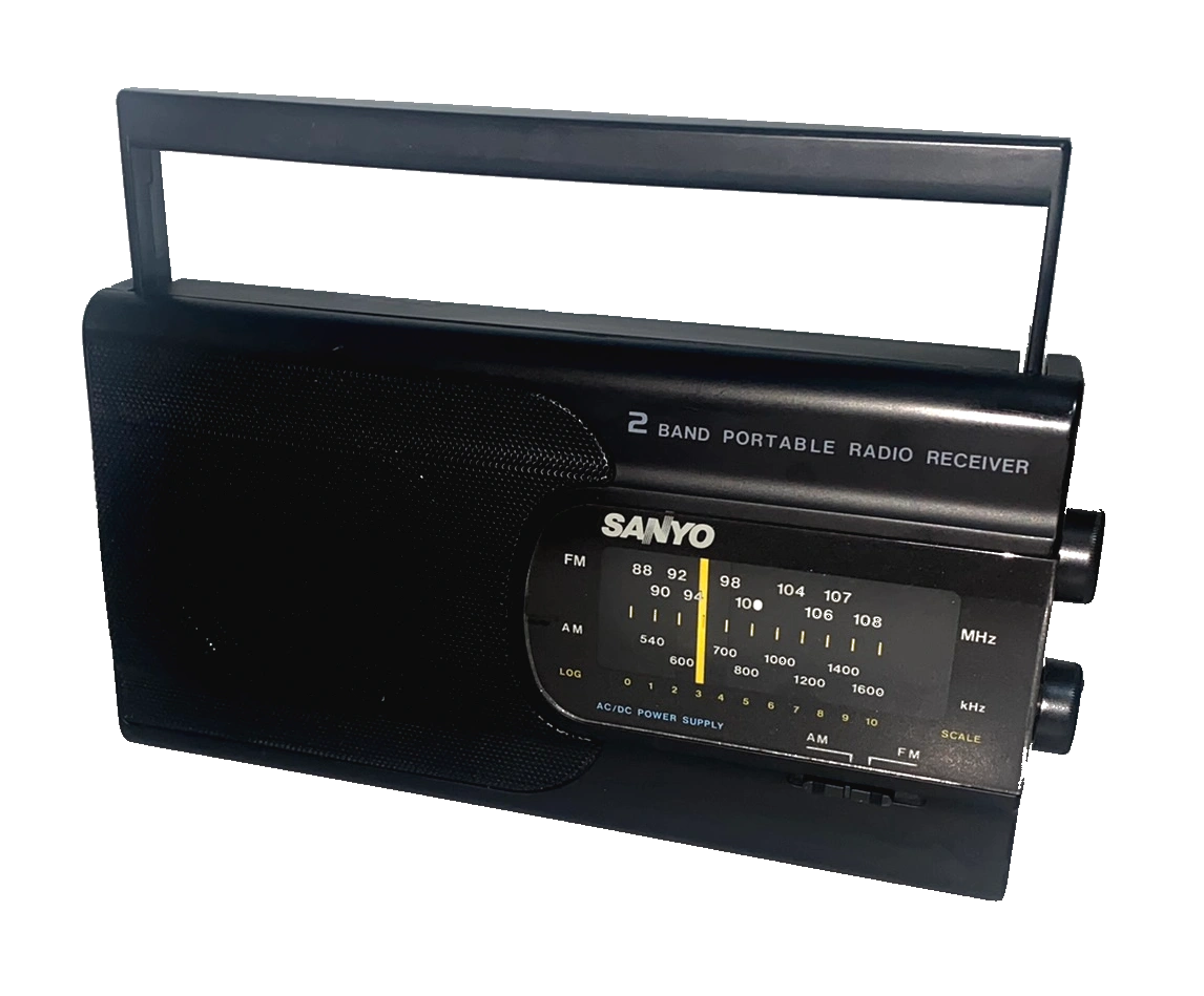 Sanyo RP6168 AM/FM transistor radio battery or AC operation c1990