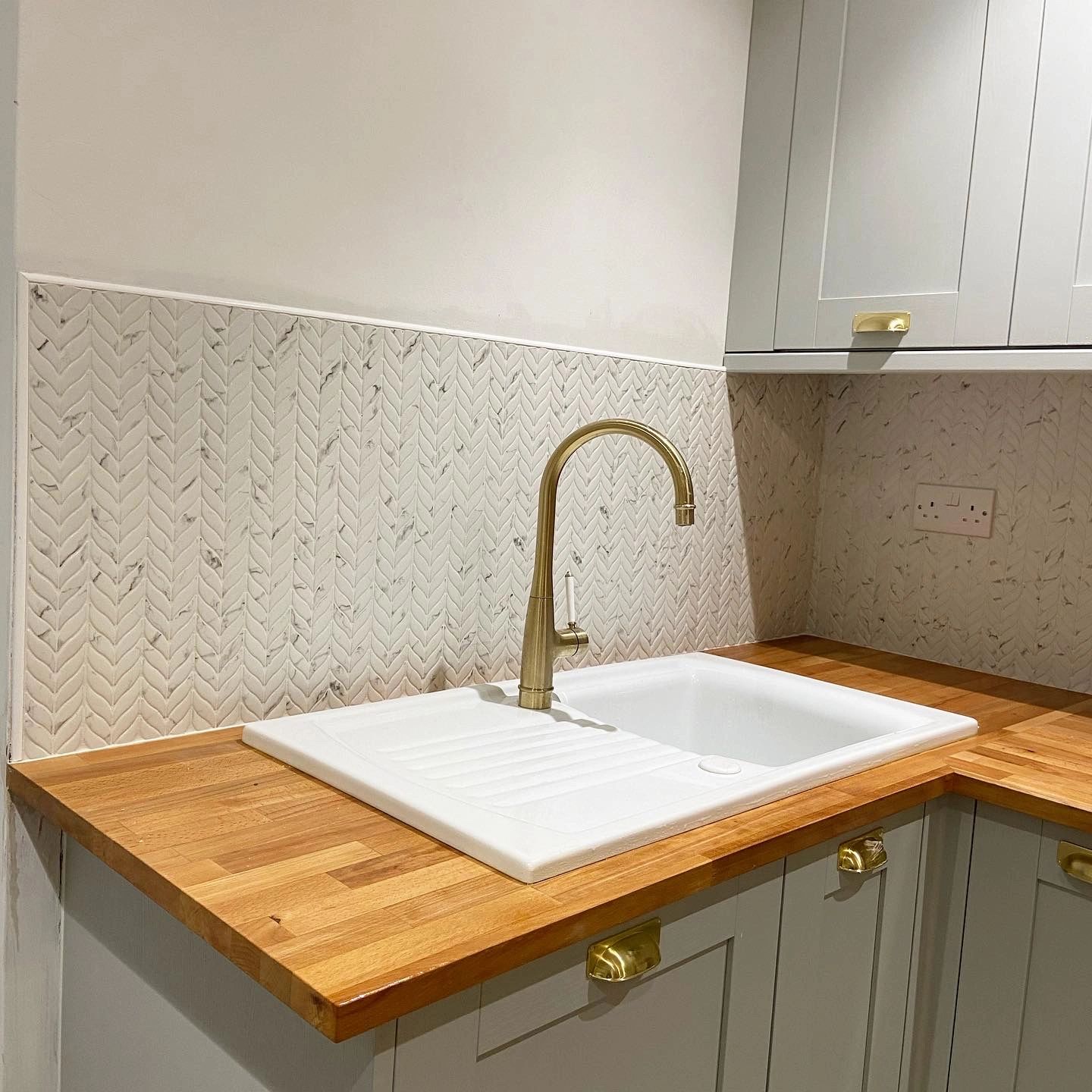 Linear Ceramic Tiling