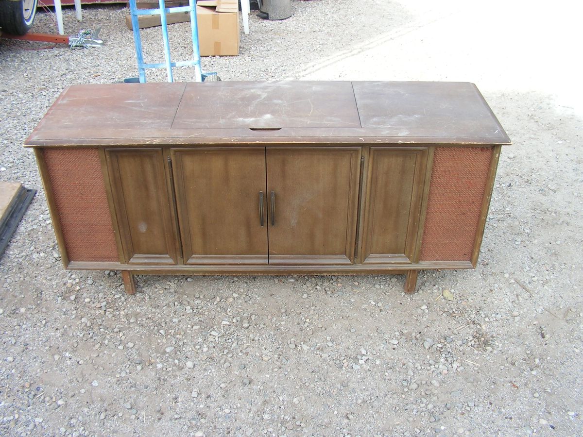 Setchel Carlson Stereo Console - 1970's Brady Bunch Era