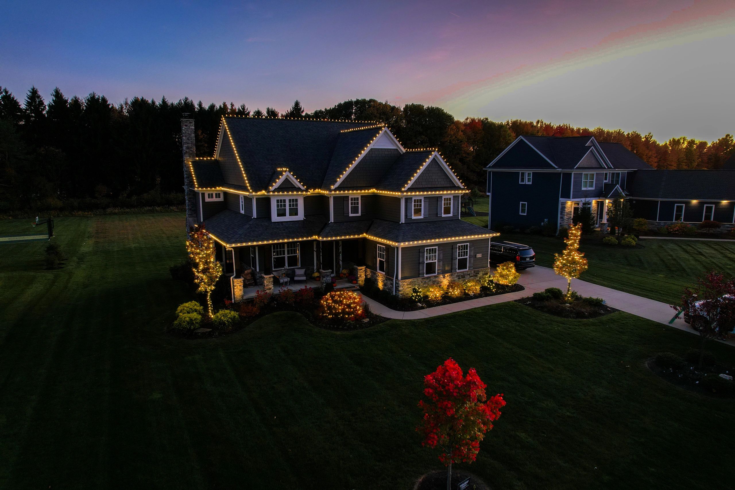 Custom Cut Lights - Professional Christmas Lights | Frey Bros Christmas ...