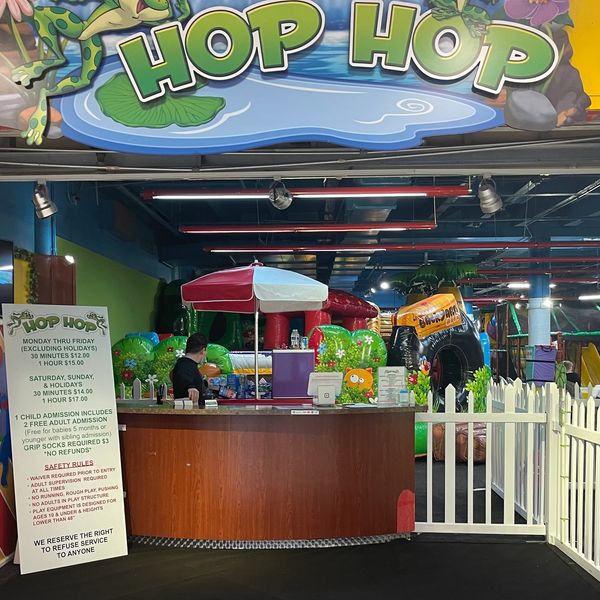 Hop Hop - Childrens Entertainment Center, Bouncy House