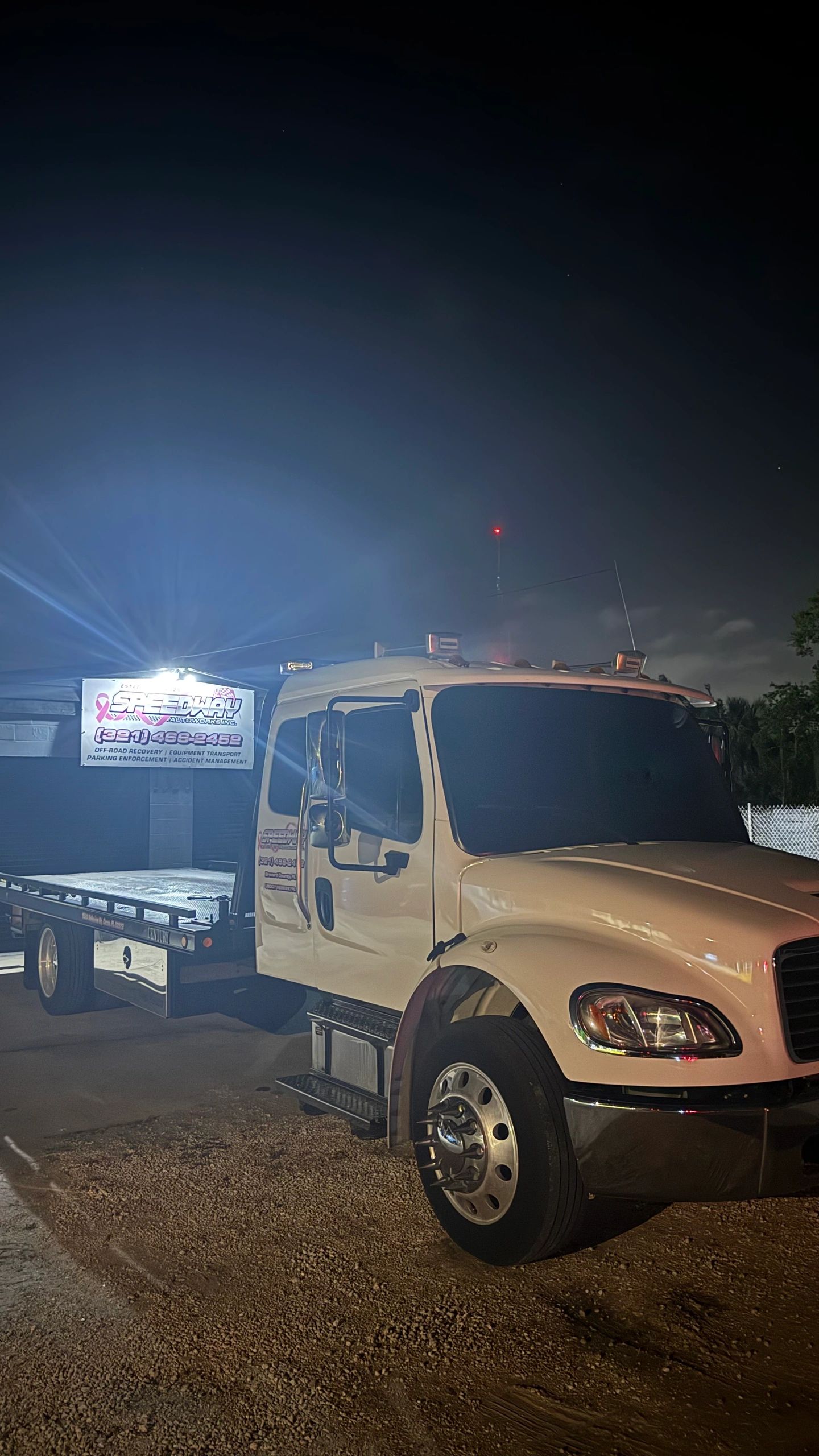 Light, Medium & Heavy-Duty Towing Services | Speedway Autoworks Inc