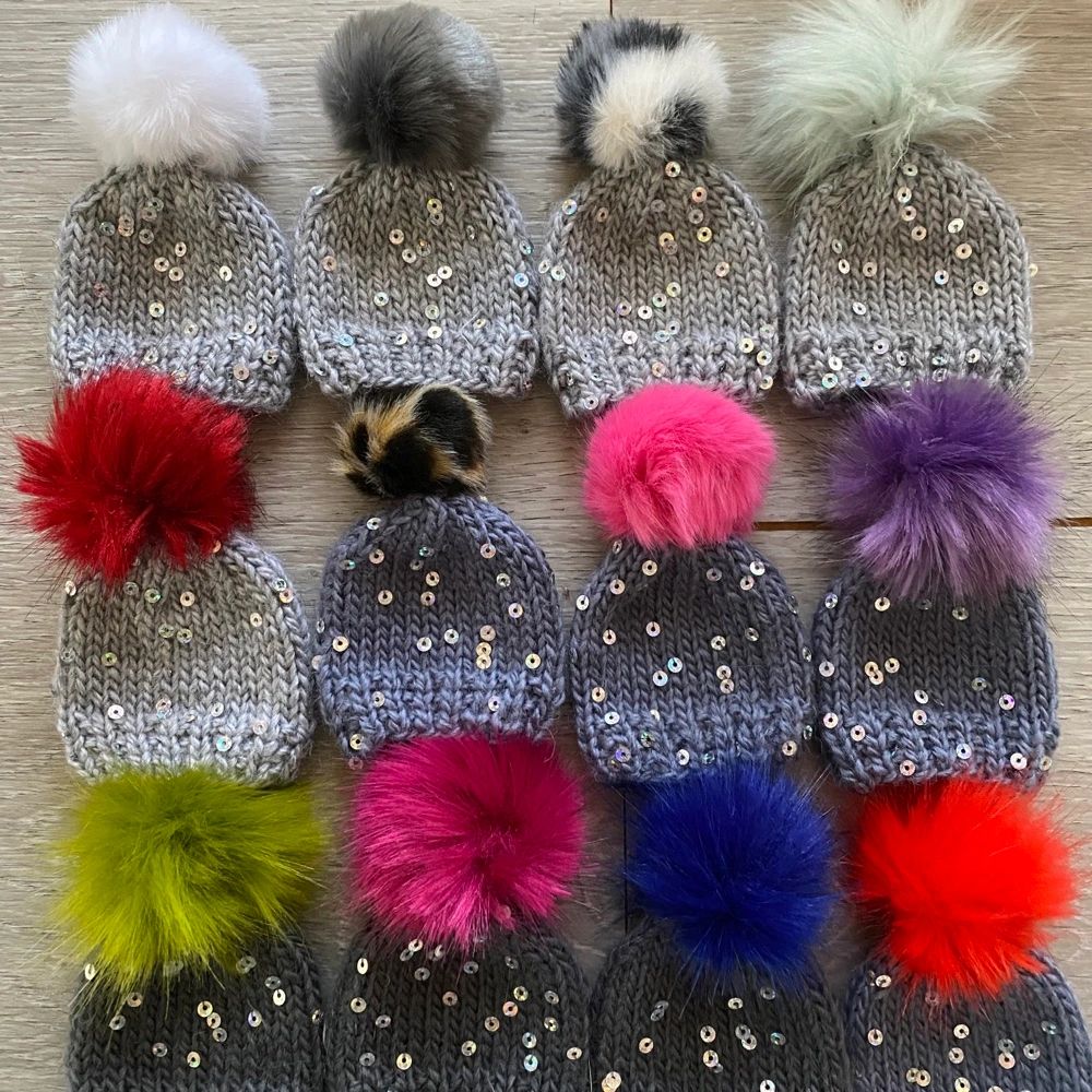 Mini Magpie Darling Hat & Pom Kit