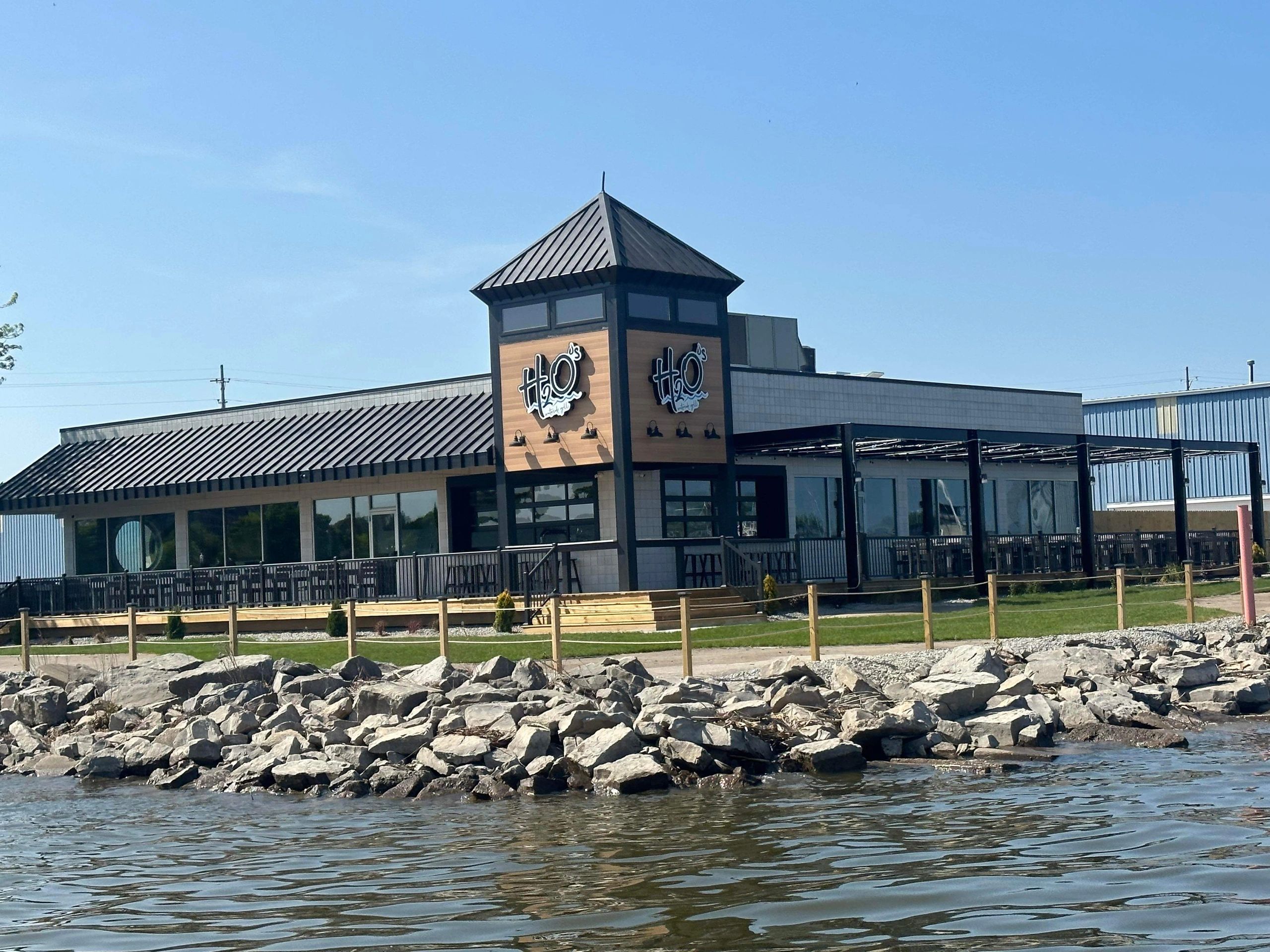 H2O's Waterside Grill