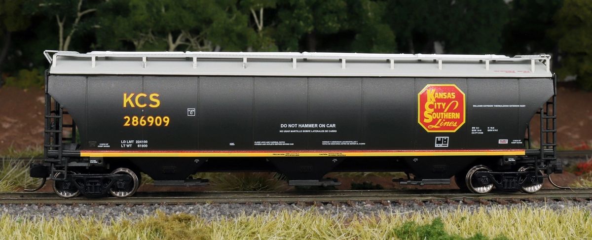Intermountain "N" Scale Freight Cars, Trinity 5161 Cu.Ft. Hoppers ...