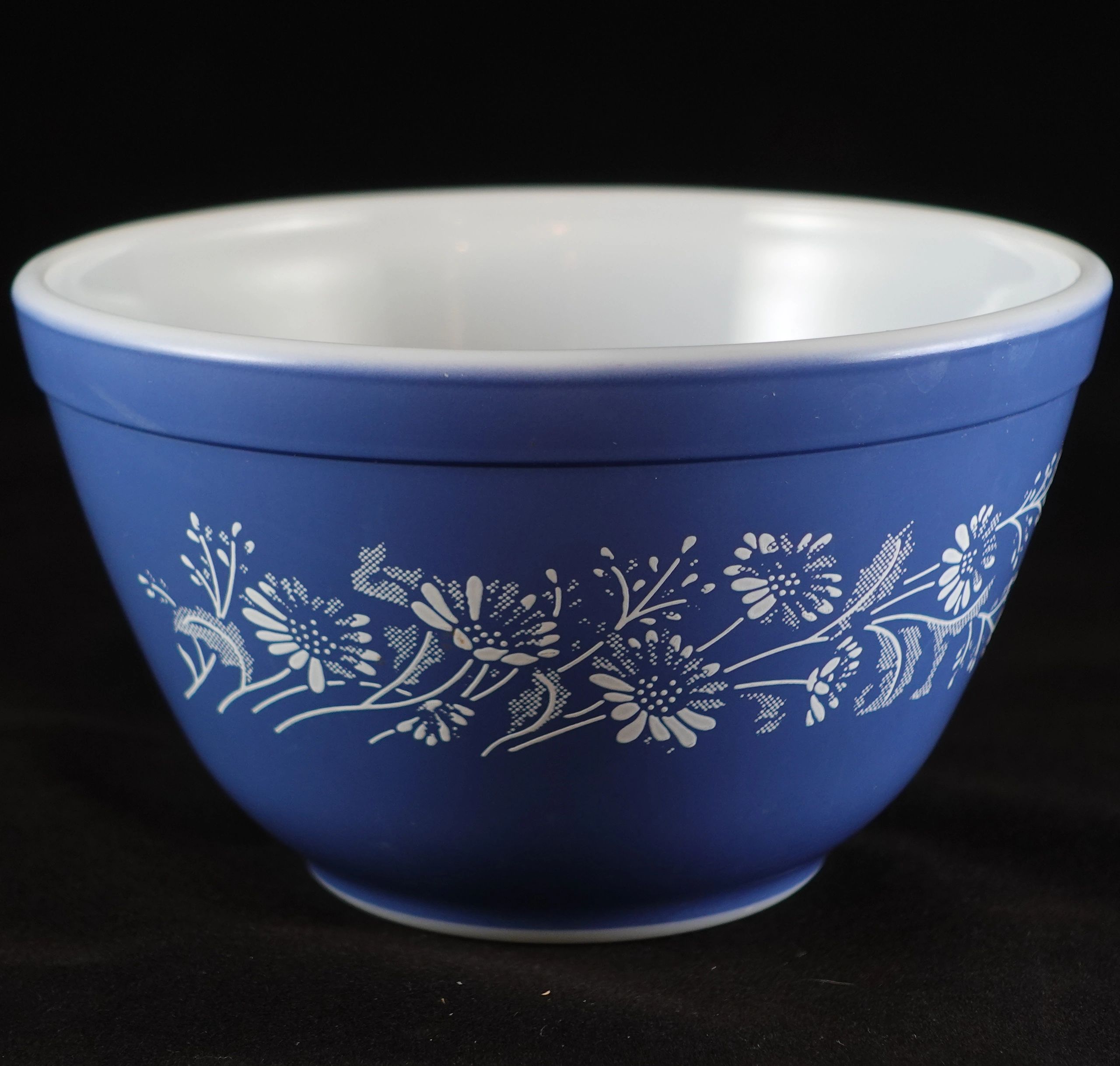 How to Clean Vintage Pyrex Dishes Without Damaging the Surface