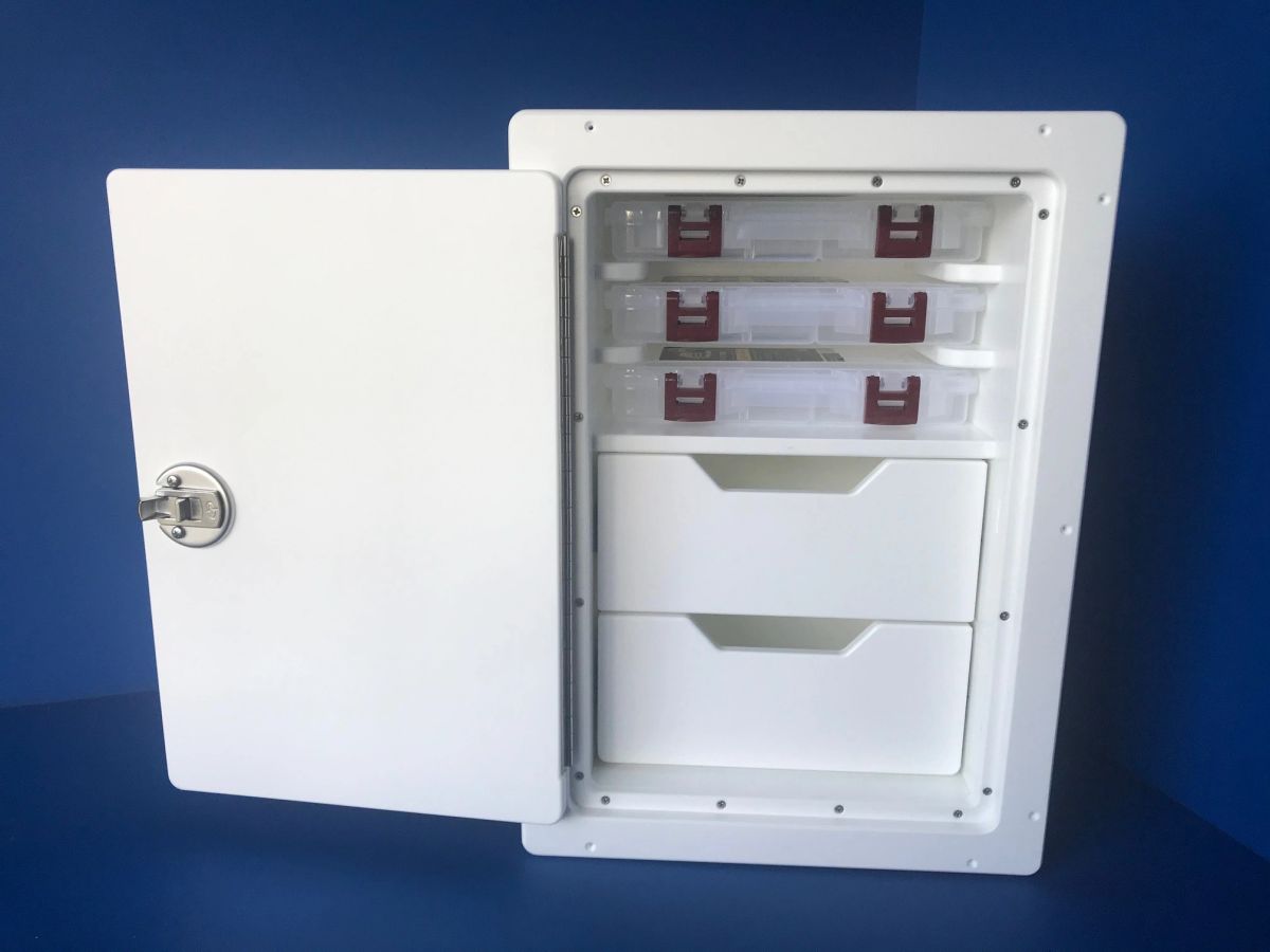 TACKLE STATION (3) 3650 AND (2) DRAWERS 14.75(W) X 20.50(H) X 10.625(D)