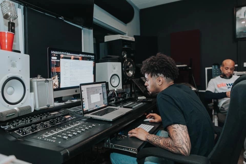 Smoove Move Productions - Recording Studio, Event Hall Rental