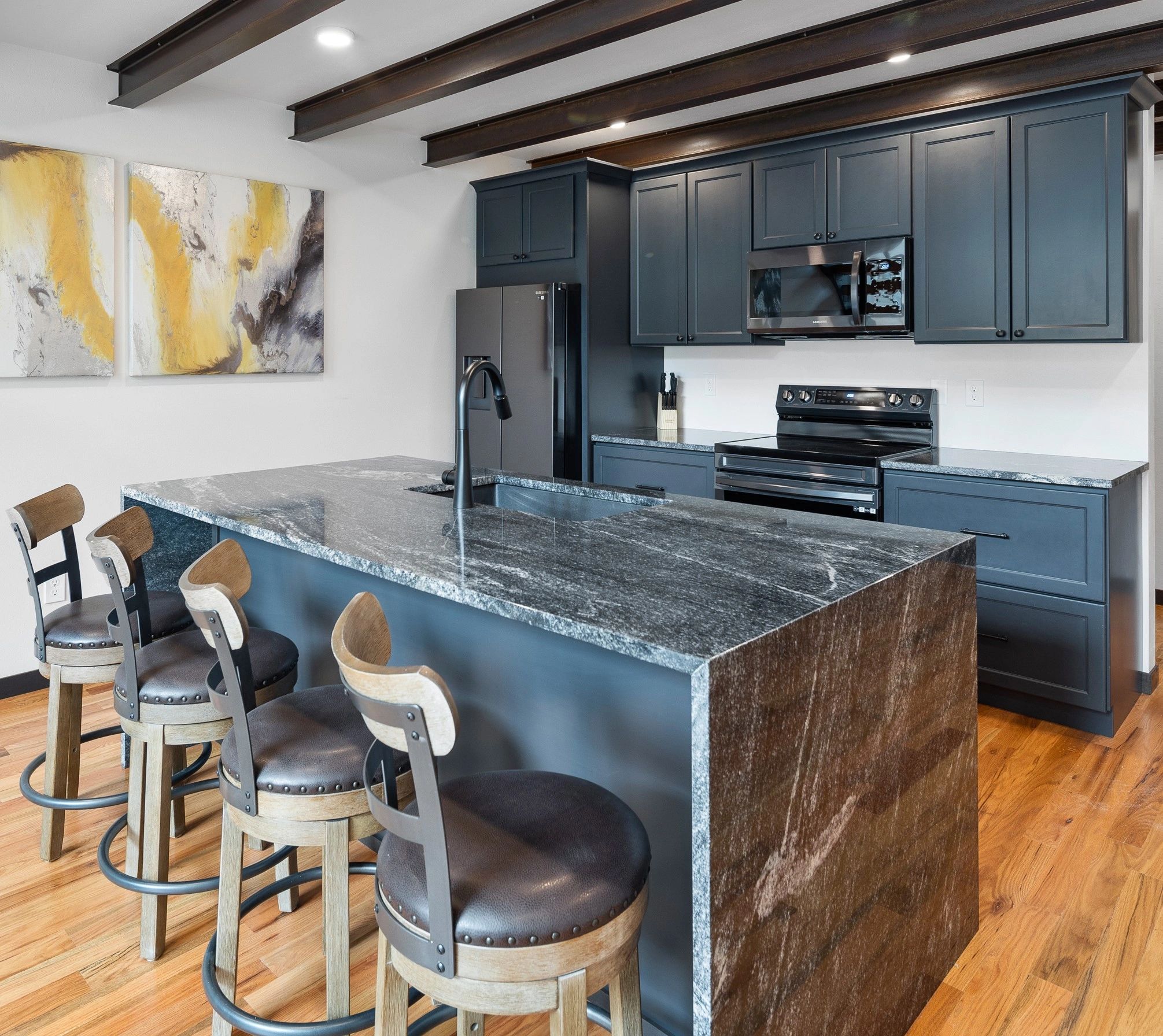 High-Quality Quartz Countertops | Moda Stone Website