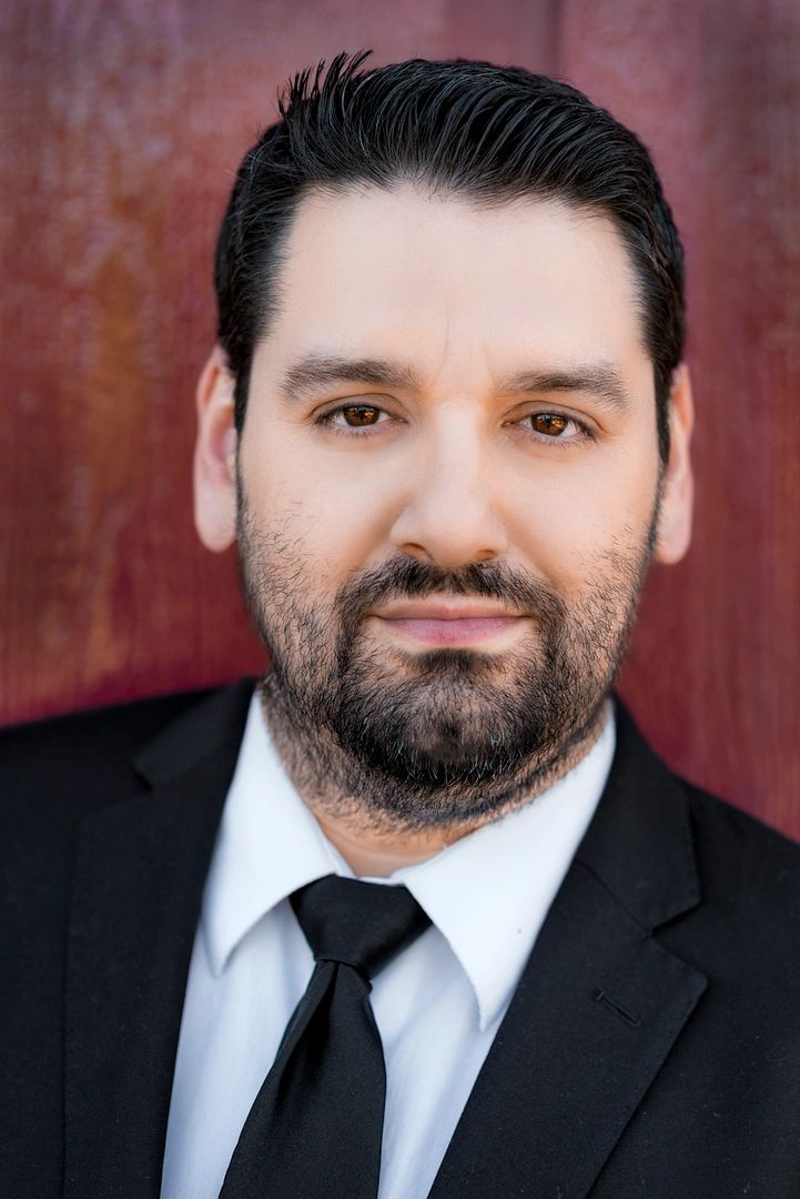 Javier Gonzalez - Singer and Musician, Live Performance