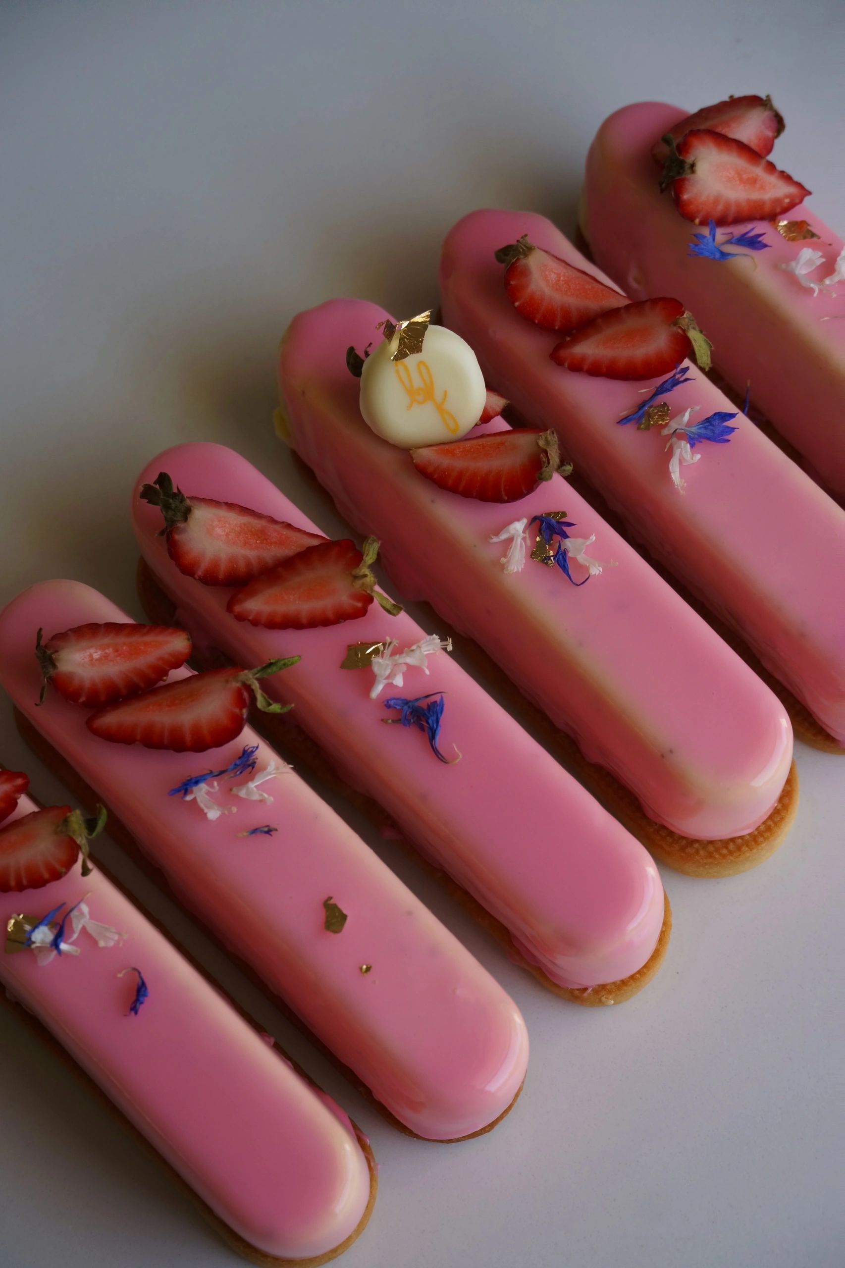 Basilflower Patisserie - Macarons, Bakery