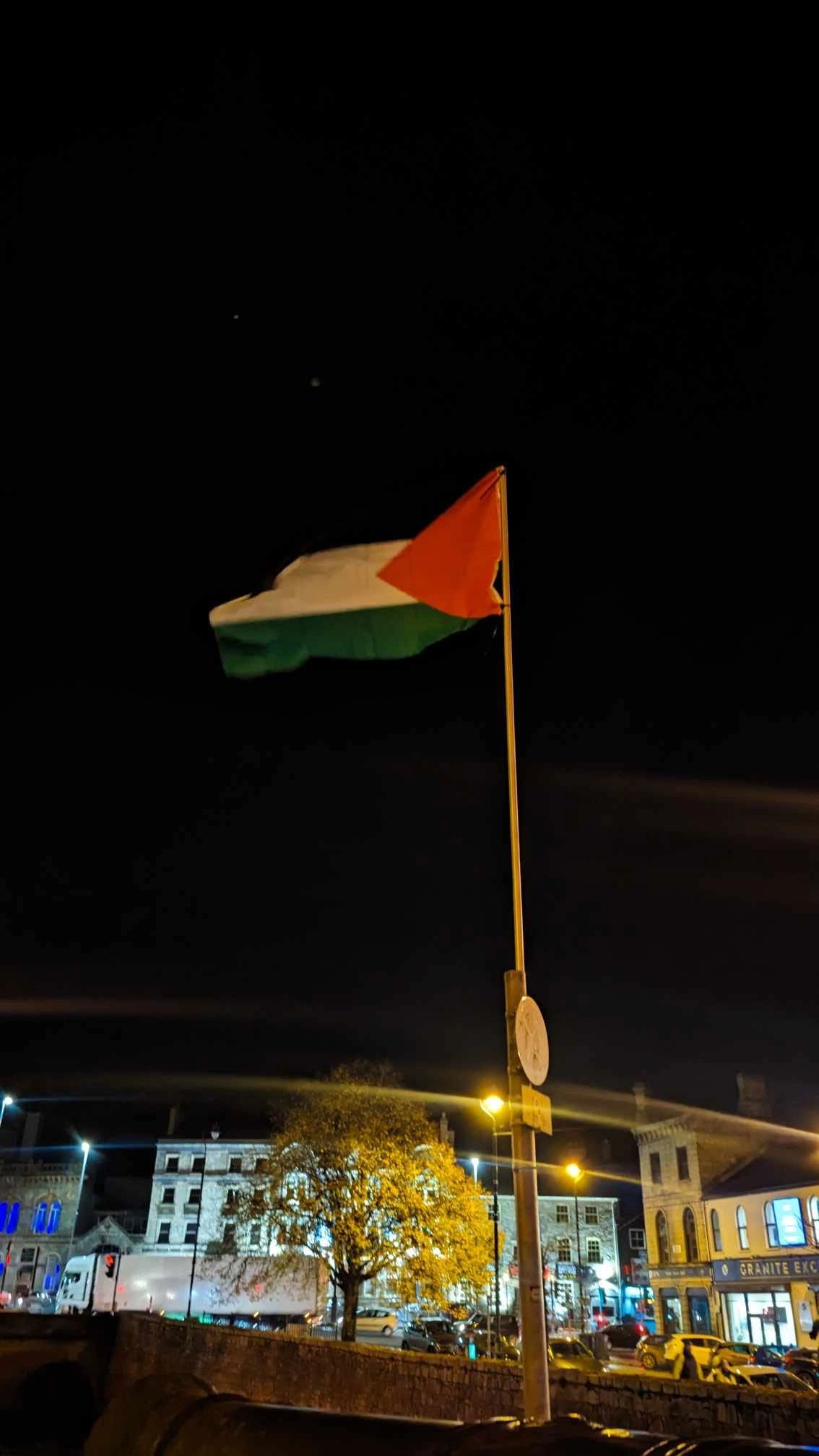 Saoradh Replace Palestinian Flag at Newry Town Hall