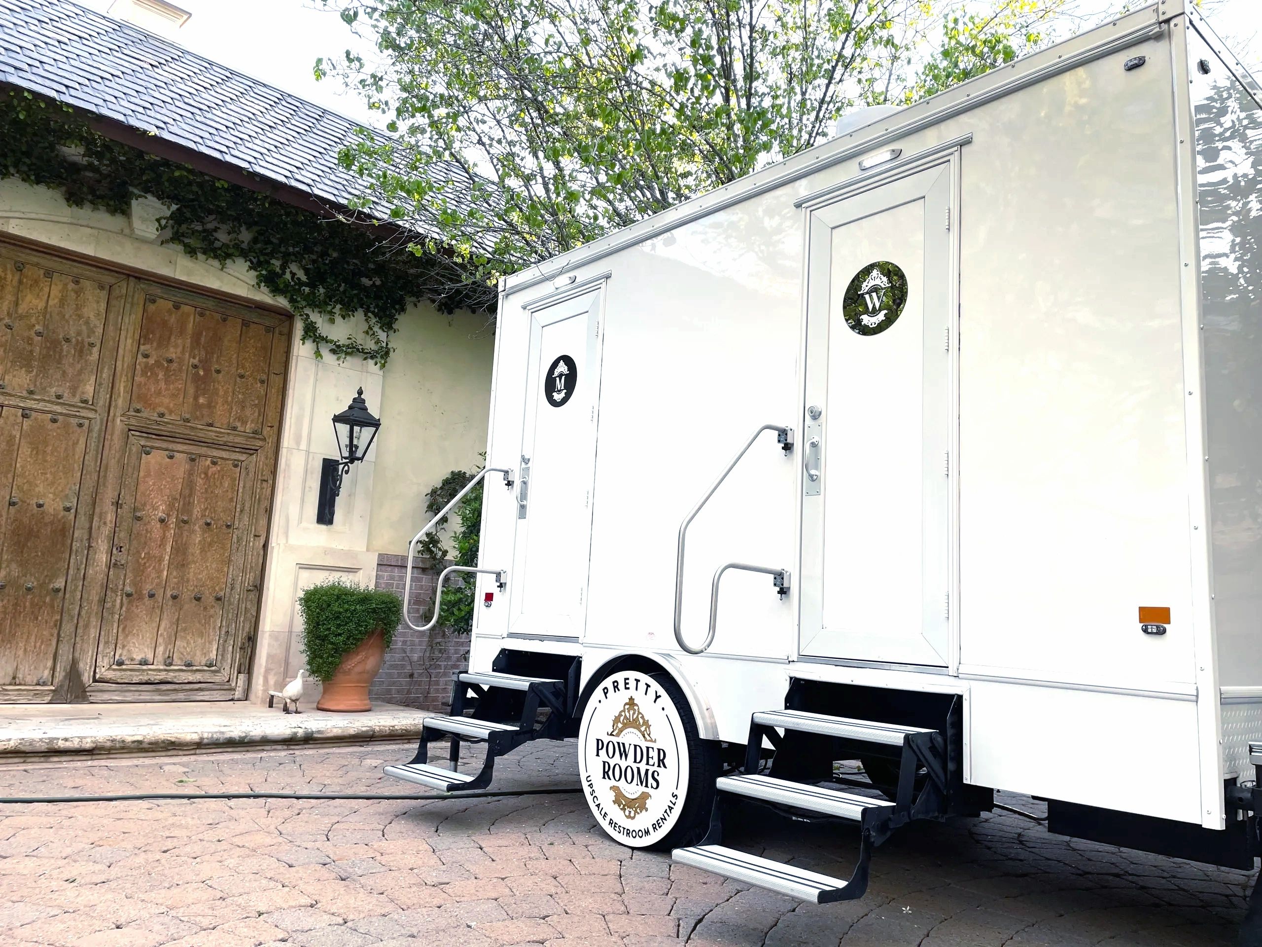 Luxury Restroom Rentals - Pretty Powder Rooms