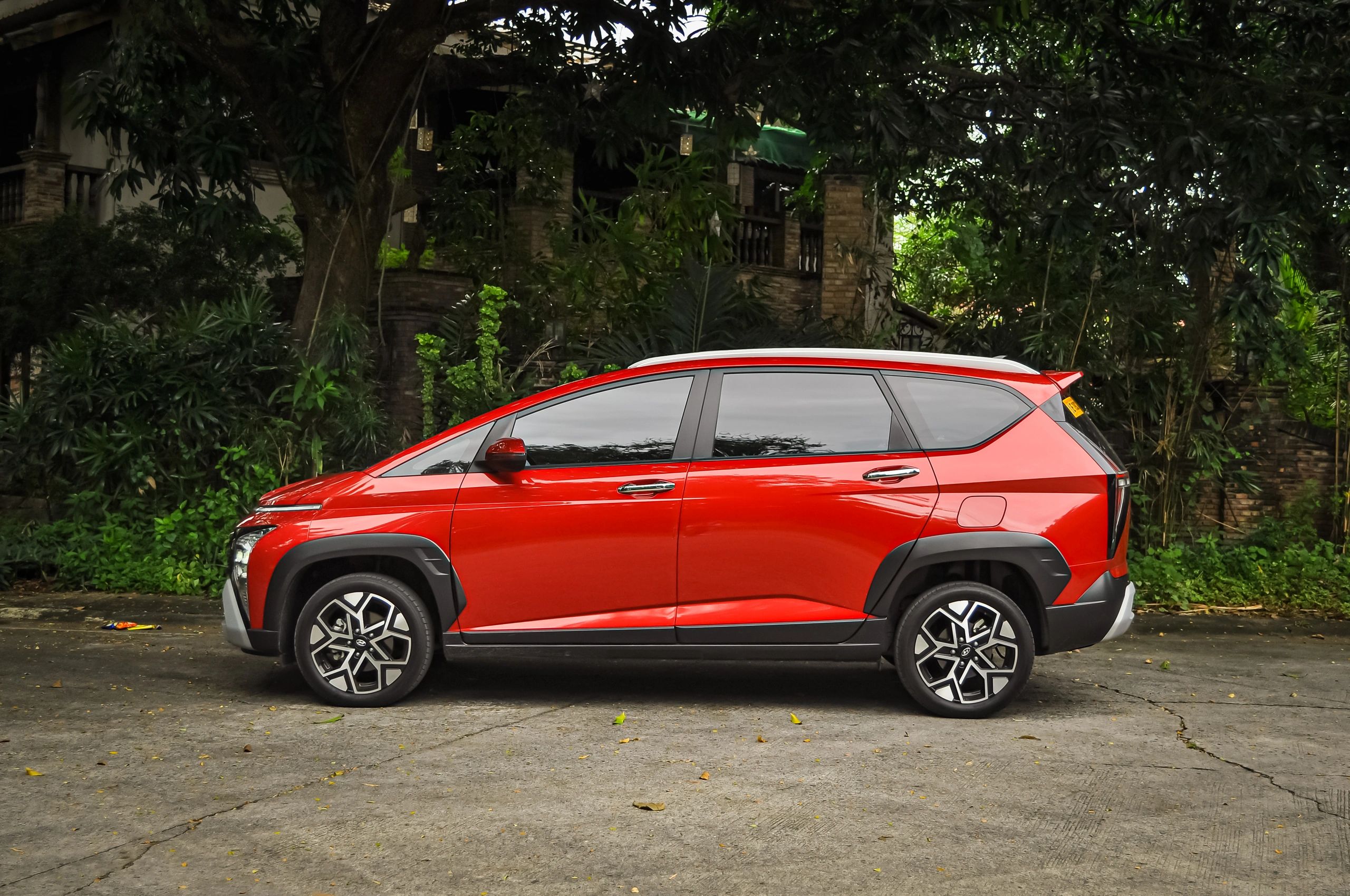 Hyundai Stargazer X Review
