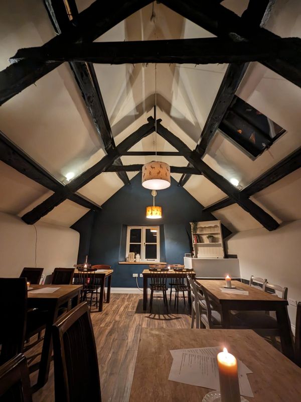 The Swan - Warm Village Pub with Private Dining
