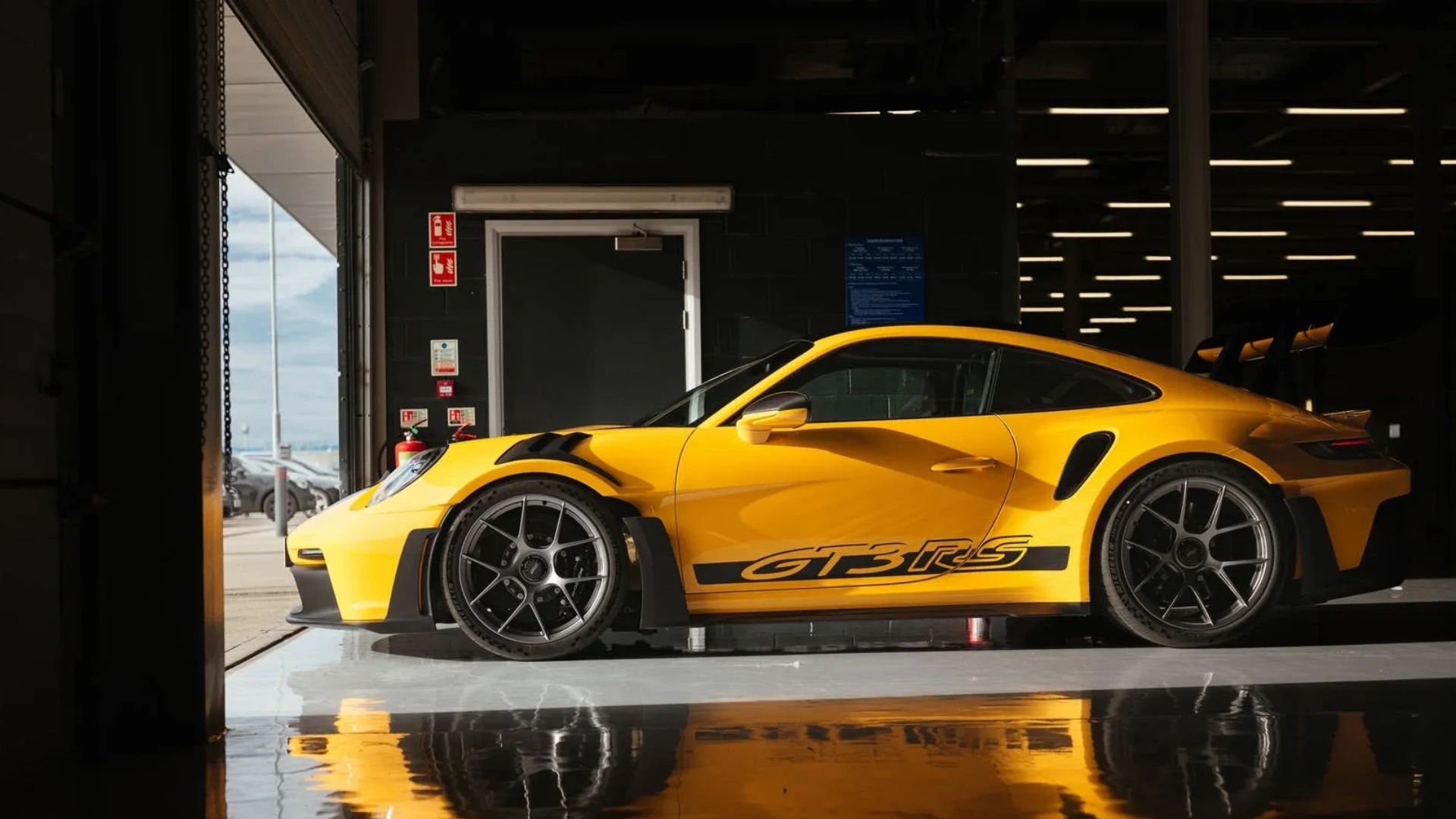 ON THE MARK AUTOMOTIVE