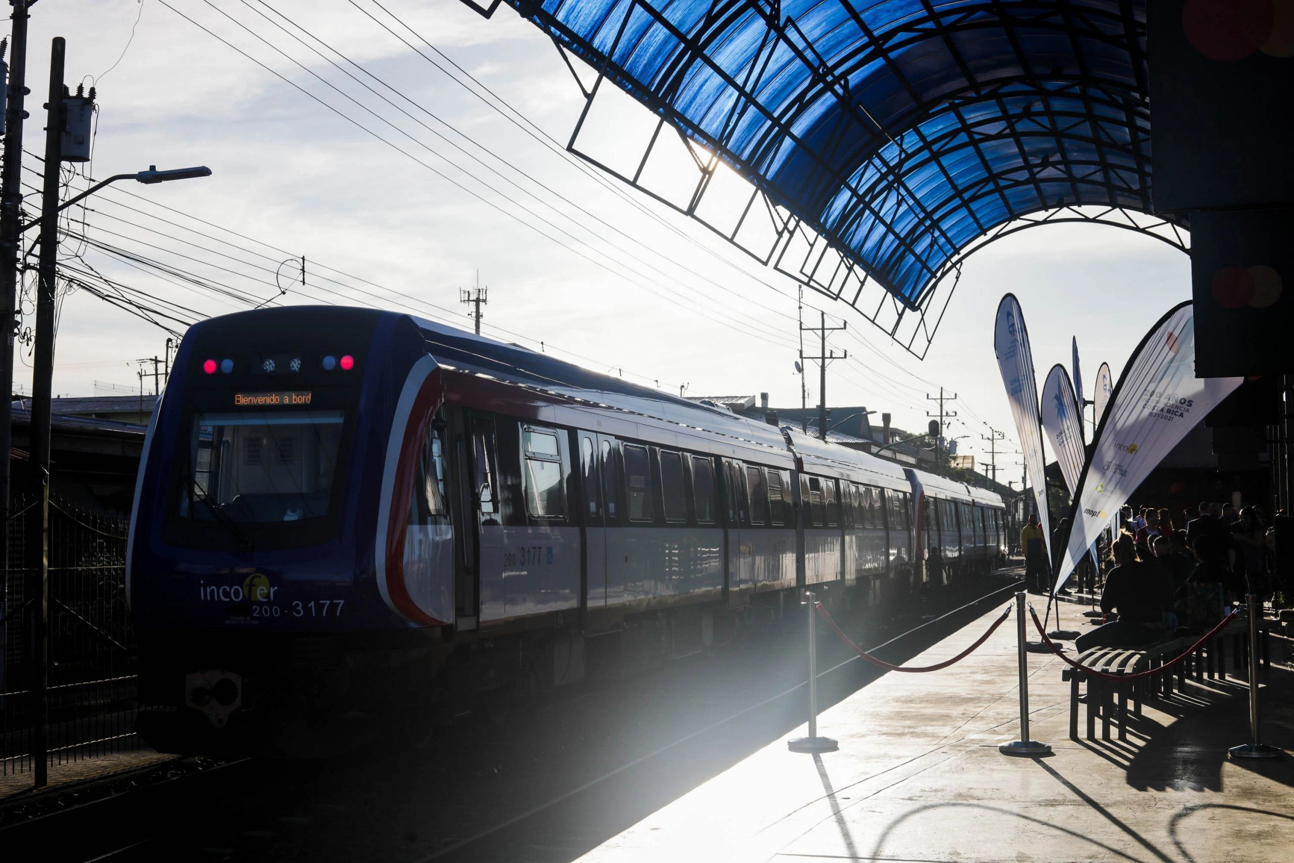 ¿Tren eléctrico o neumático? Esto dice el Incofer