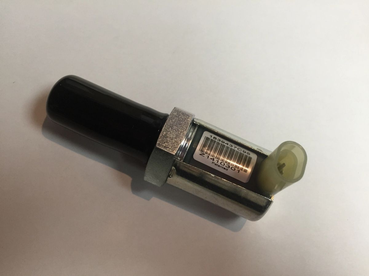 New OEM Motorcraft CM5054 IPR Valve Ford Diesel 6.0L * NO BAG