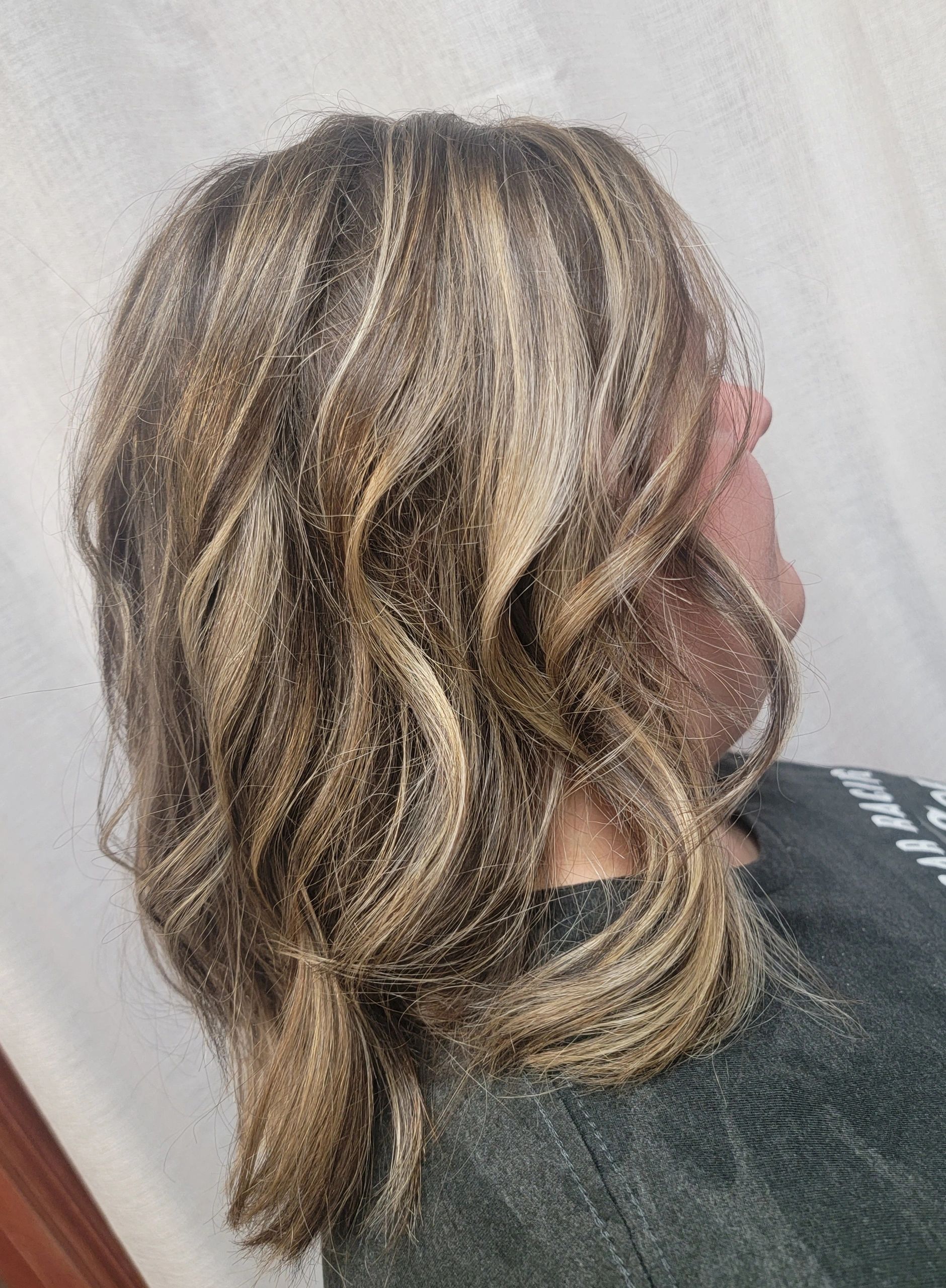 bellacapellihairsalon.com