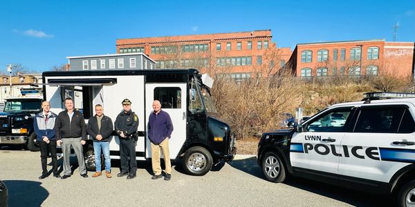 Copsicle ice cream trucks - We Build Ice Cream Trucks for Police ...