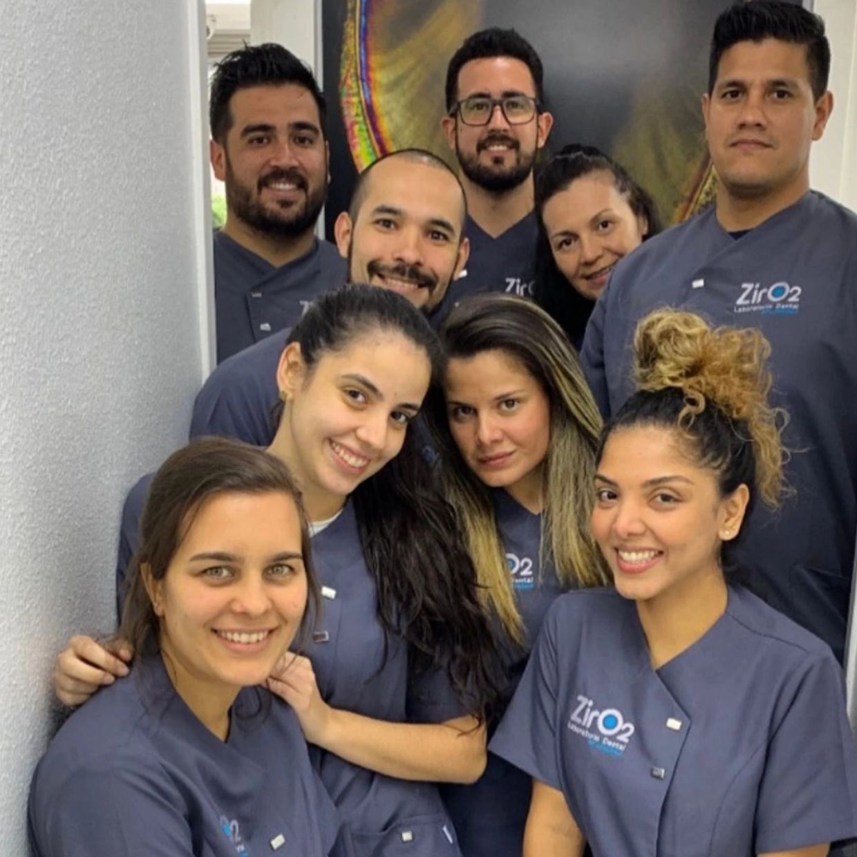 Prótesis Dentales, Carillas, Zirconio - Ziro2 Laboratorio Dental