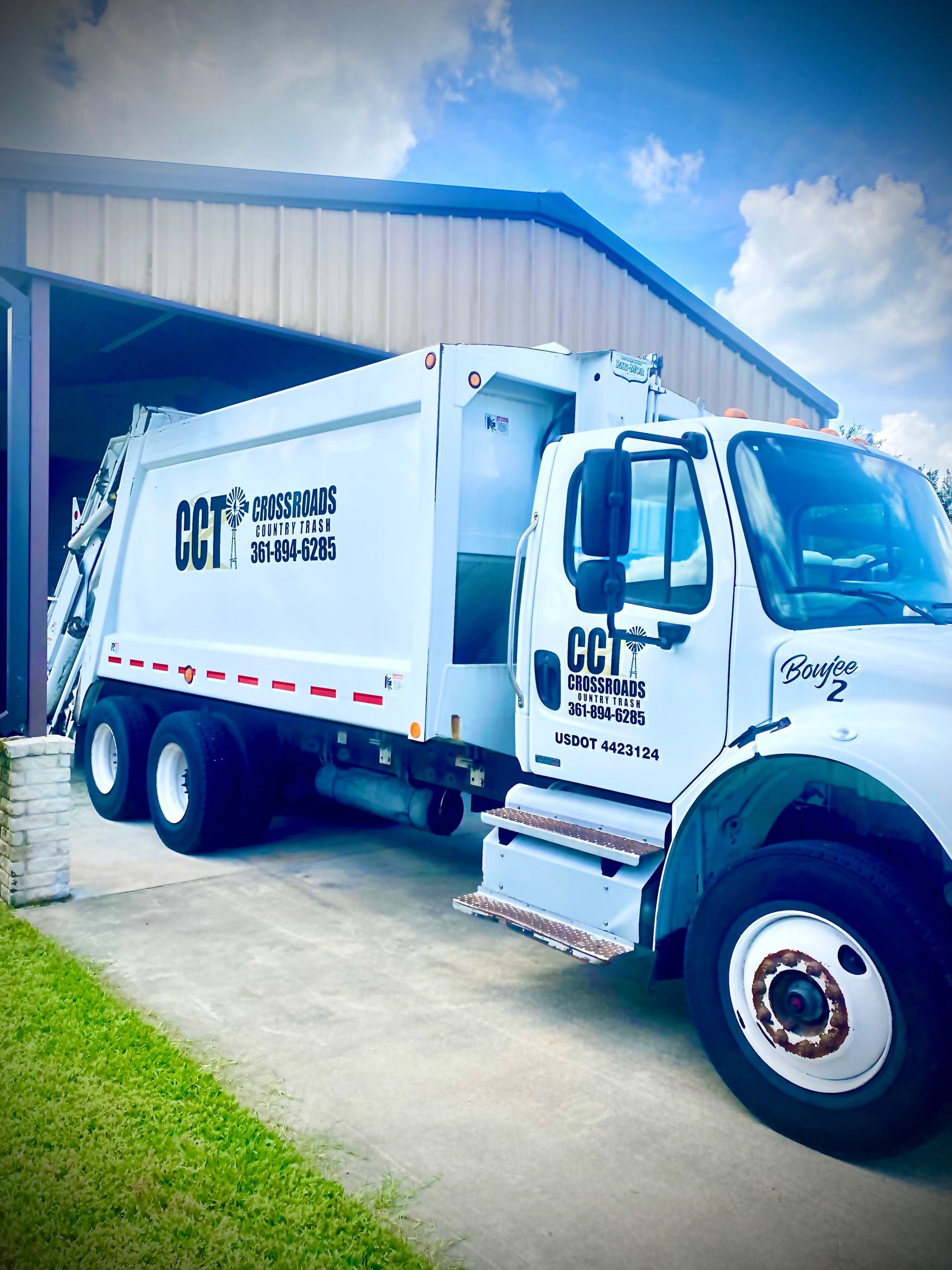 Reliable Trash Service for Rural Residents in Victoria, Texas