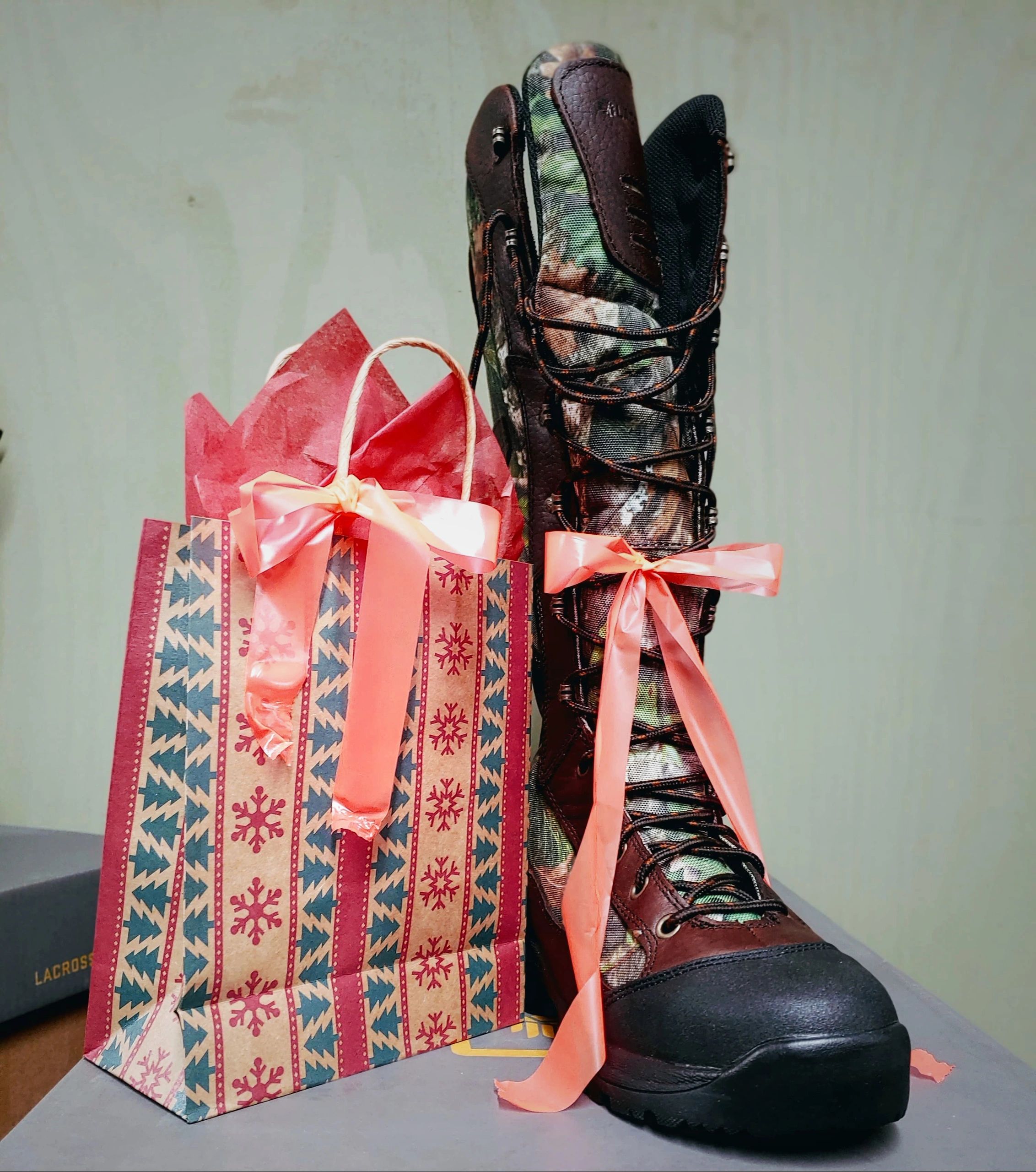 We offer complimentary gift wrapping!