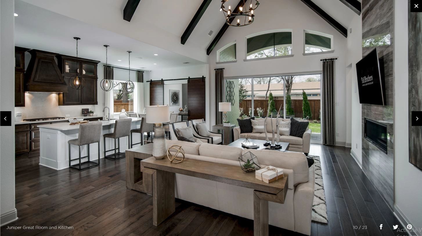 Modern Home TX by HomeSmart