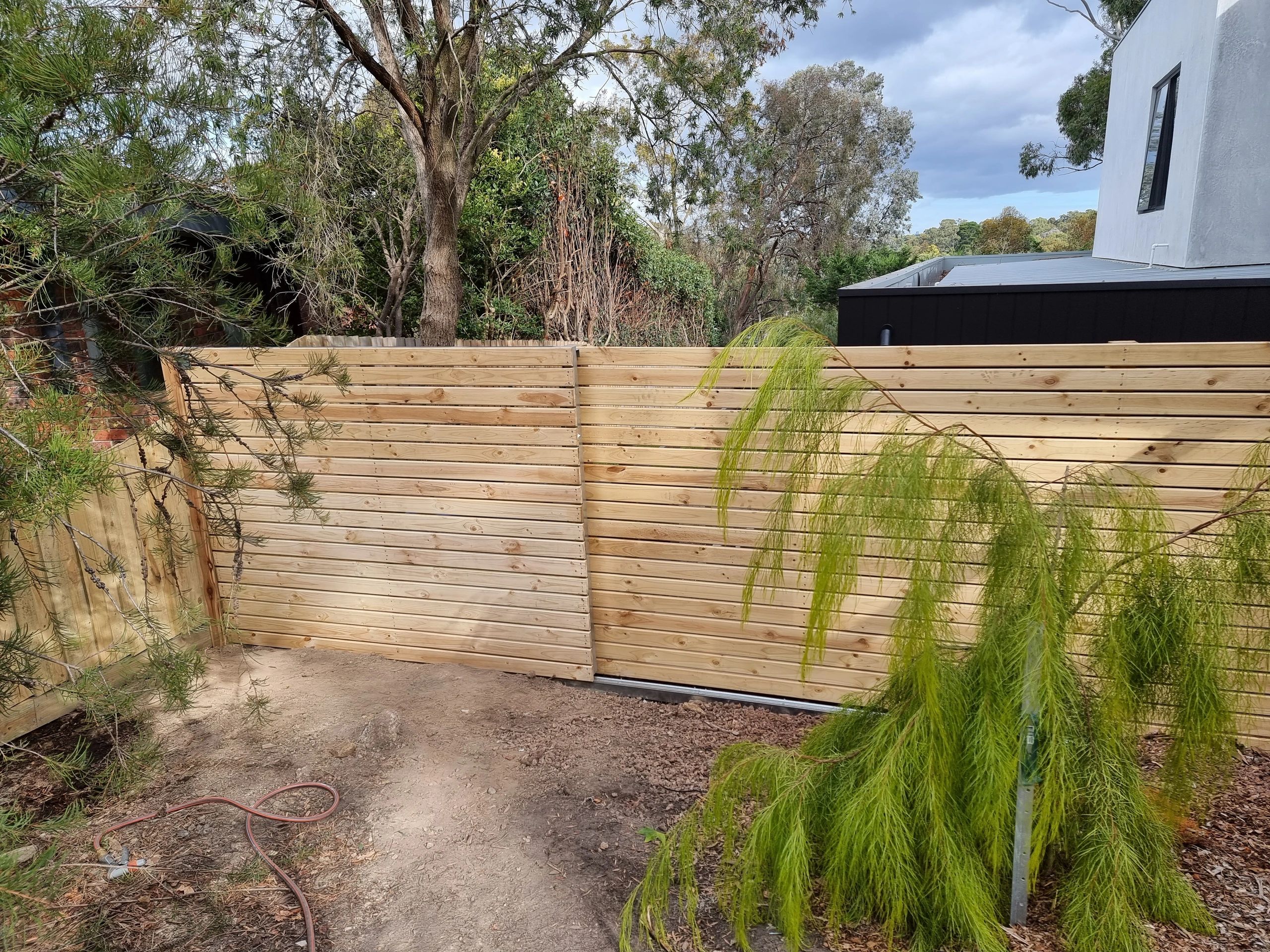 Fencing contractor - NPS Fencing - Montmorency, Victoria