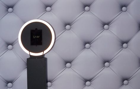 THE HALO BOOTH | Once upon a time photo booth